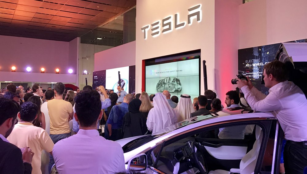 Tesla, Dubai’deki ilk Showroom’unu Açtı! | Türkiye Elektrikli ve Hibrid ...